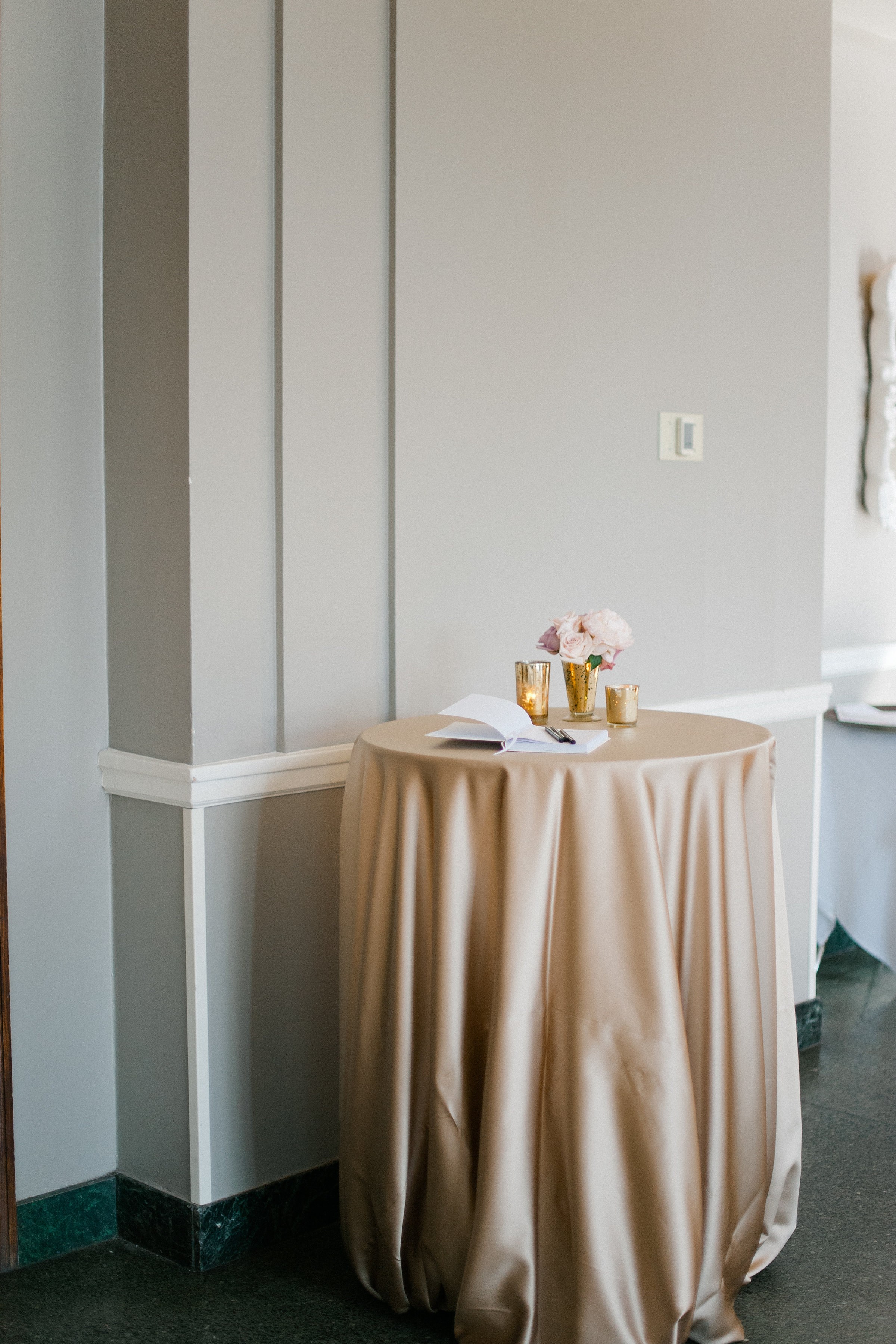 Centerpieces : Burnished Gold Satin | Après Event Décor and Tent Rental