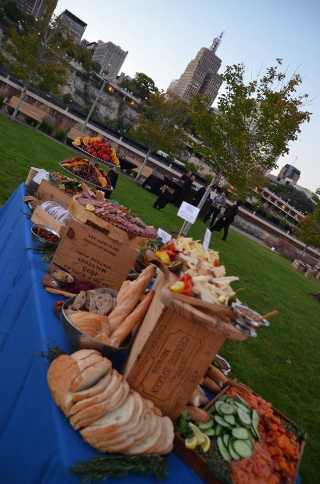 Seating : Royal Blue Poly | Après Event Décor and Tent Rental