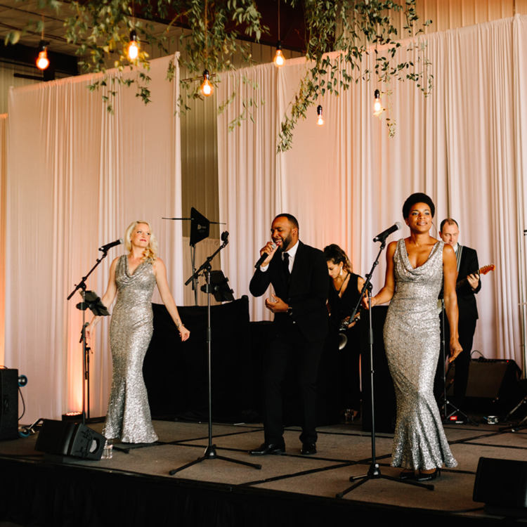 Staging : Sico Carpeted Stage | Après Event Décor and Tent Rental