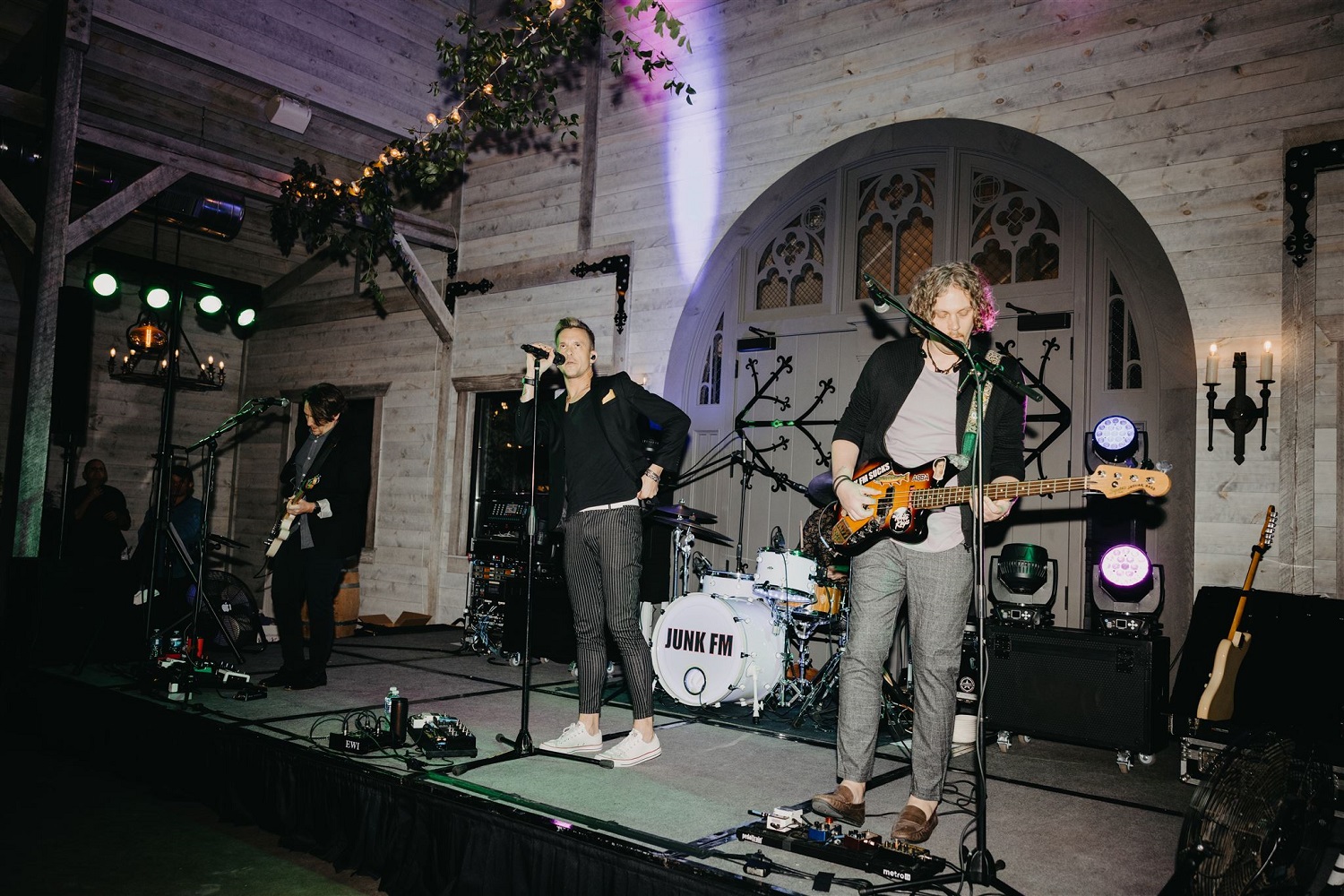 Staging : Sico Carpeted Stage | Après Event Décor and Tent Rental