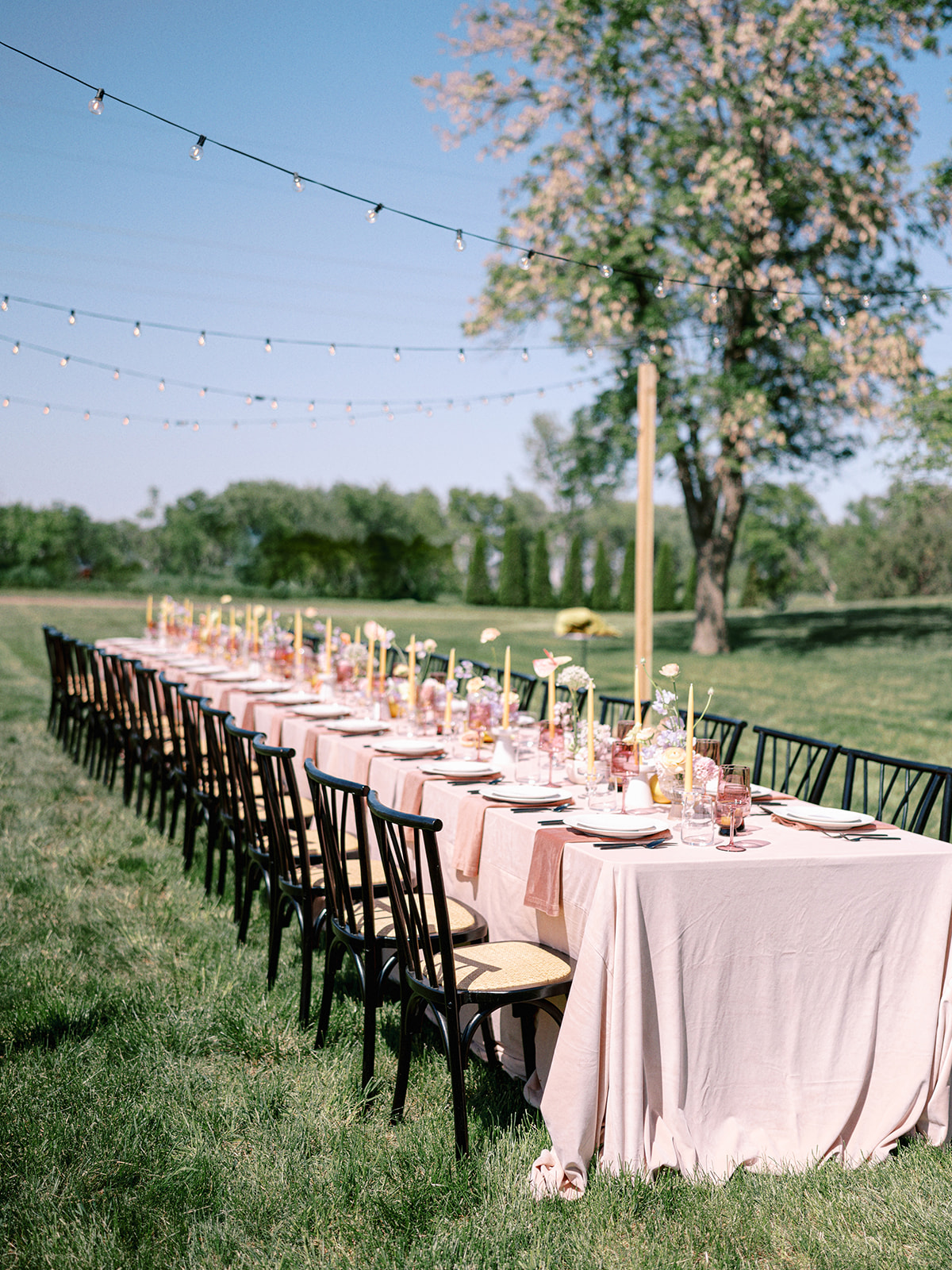Tables : 8'X40" QUEENS TABLE | Après Event Décor and Tent Rental