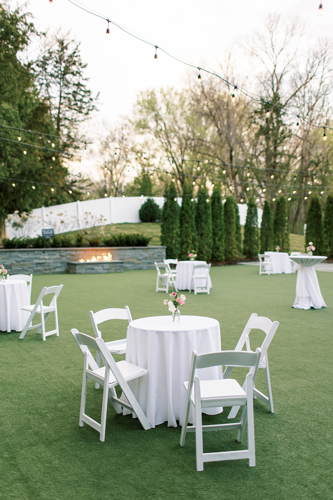 LINEN : White Poly | Après Event Décor and Tent Rental